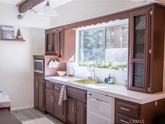 31583 Circle View Dr, Running Springs, CA 92382 | Zillow