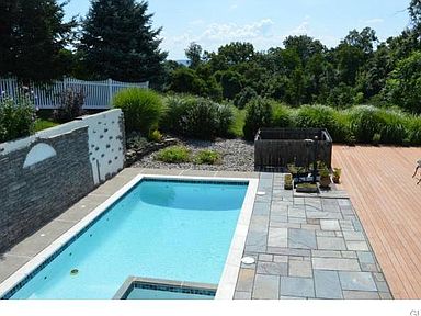 40 Waltman Loop Ln, Easton, PA 18042 | Zillow