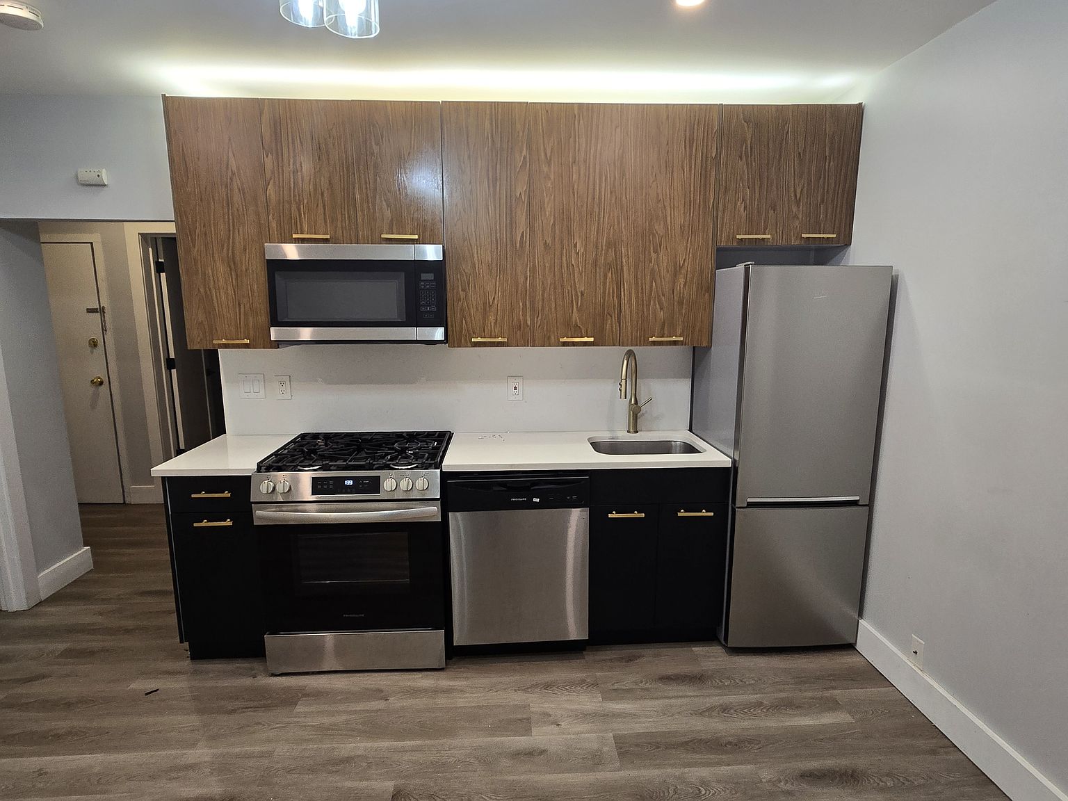 97 Webster Ave APT 2B, Jersey City, NJ 07307 | Zillow