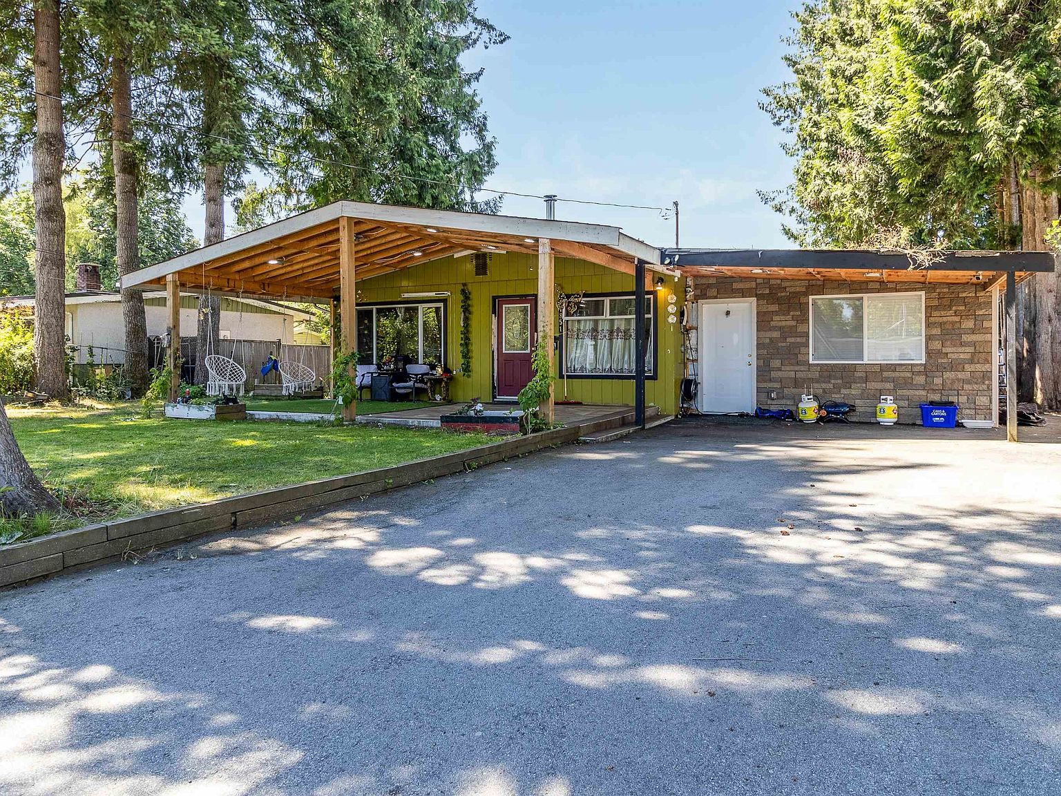 11851 Hawthorne St, Maple Ridge, BC V2X 6V5 | Zillow