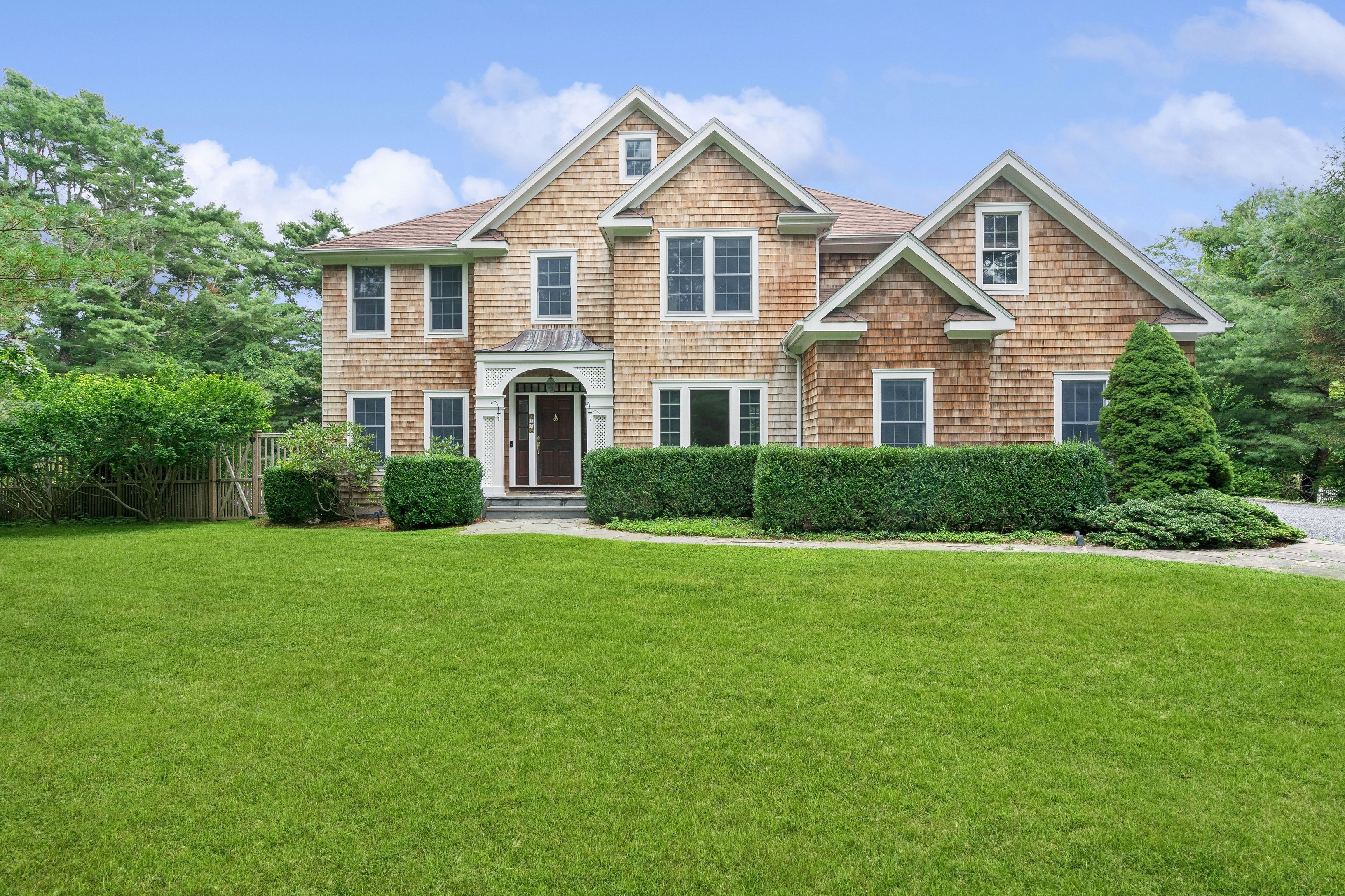 33 Eastway Dr, Southampton, NY 11968 | Out East