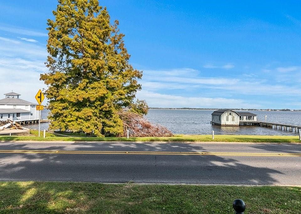 711 Shell Beach Dr, Lake Charles, LA 70601 | Zillow