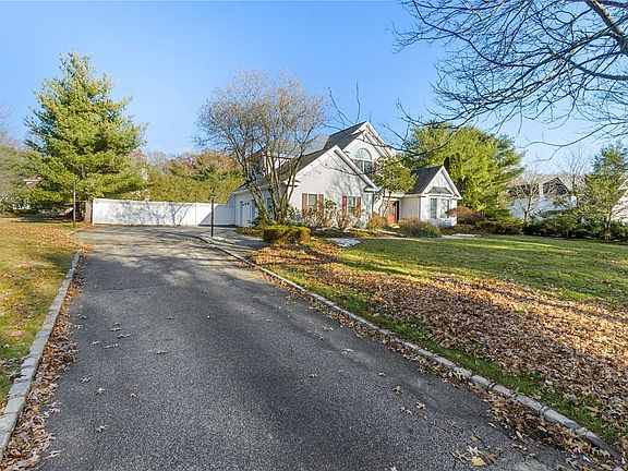 2 Honey Locust Ct, Dix Hills, NY 11746 | MLS #3447853 | Zillow