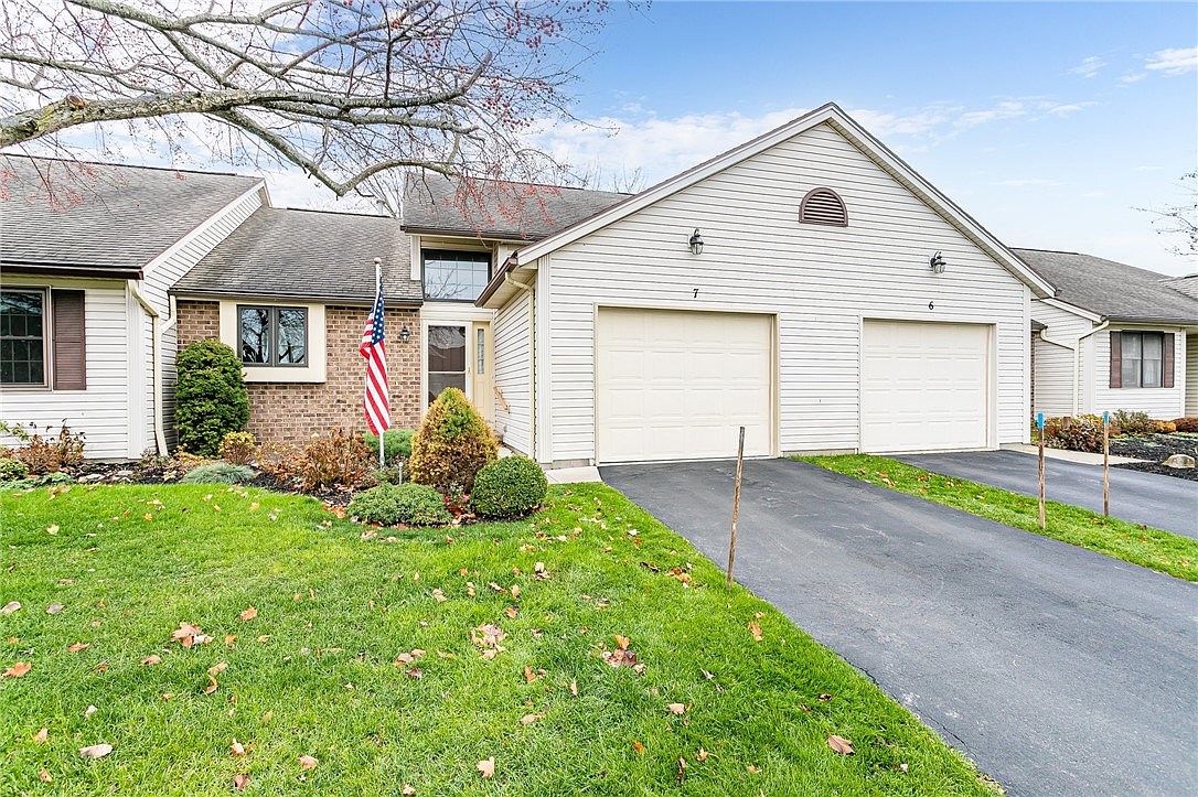 7 Daisy Ln, North Chili, NY 14514 | Zillow