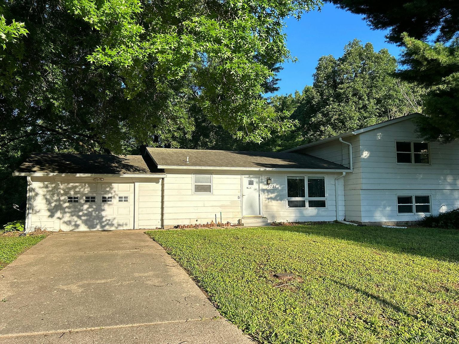 3721 Sangamo Heights Ln, Springfield, IL 62702 | Zillow