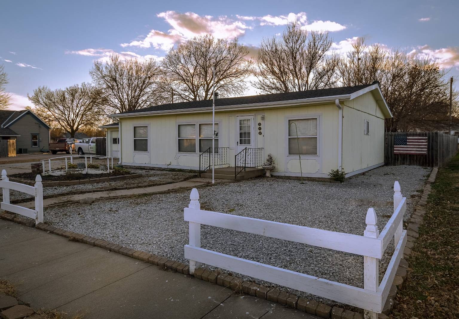 807 8th St, Arapahoe, NE 68922 | MLS #11381600 | Zillow