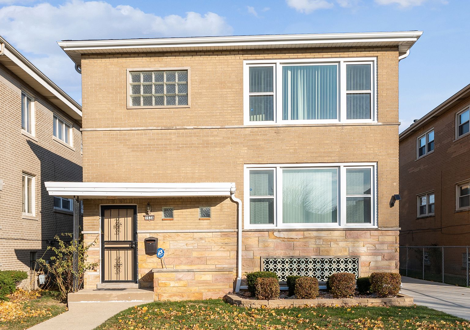 1634 E 92nd Pl, Chicago, IL 60617 | Zillow