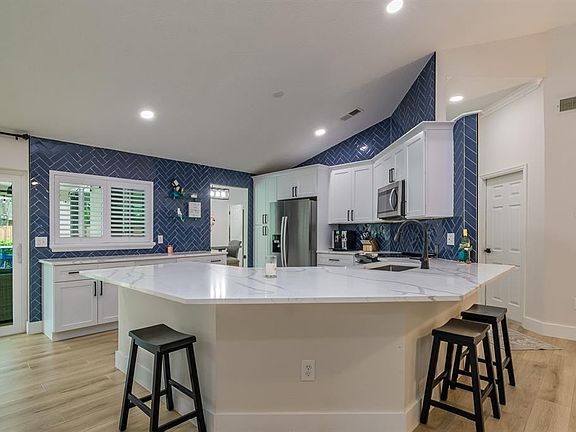 15107 Laurel Cove Cir, Odessa, FL 33556 | MLS #TB8354128 | Zillow