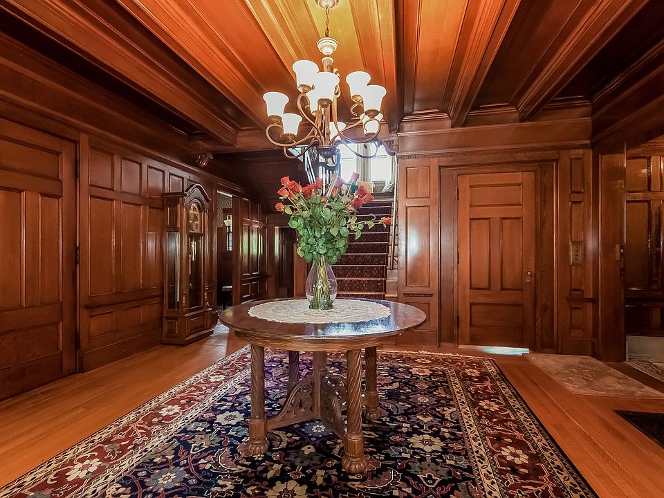 1090 Worthington St, Springfield, MA 01109 | Zillow