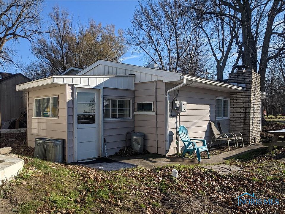 10119 W Locust Point Rd, Oak Harbor, OH 43449 | Zillow