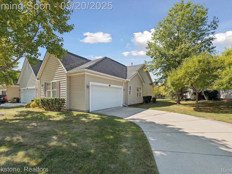 3567 Grove Ln, Auburn Hills, MI 48326 | Zillow