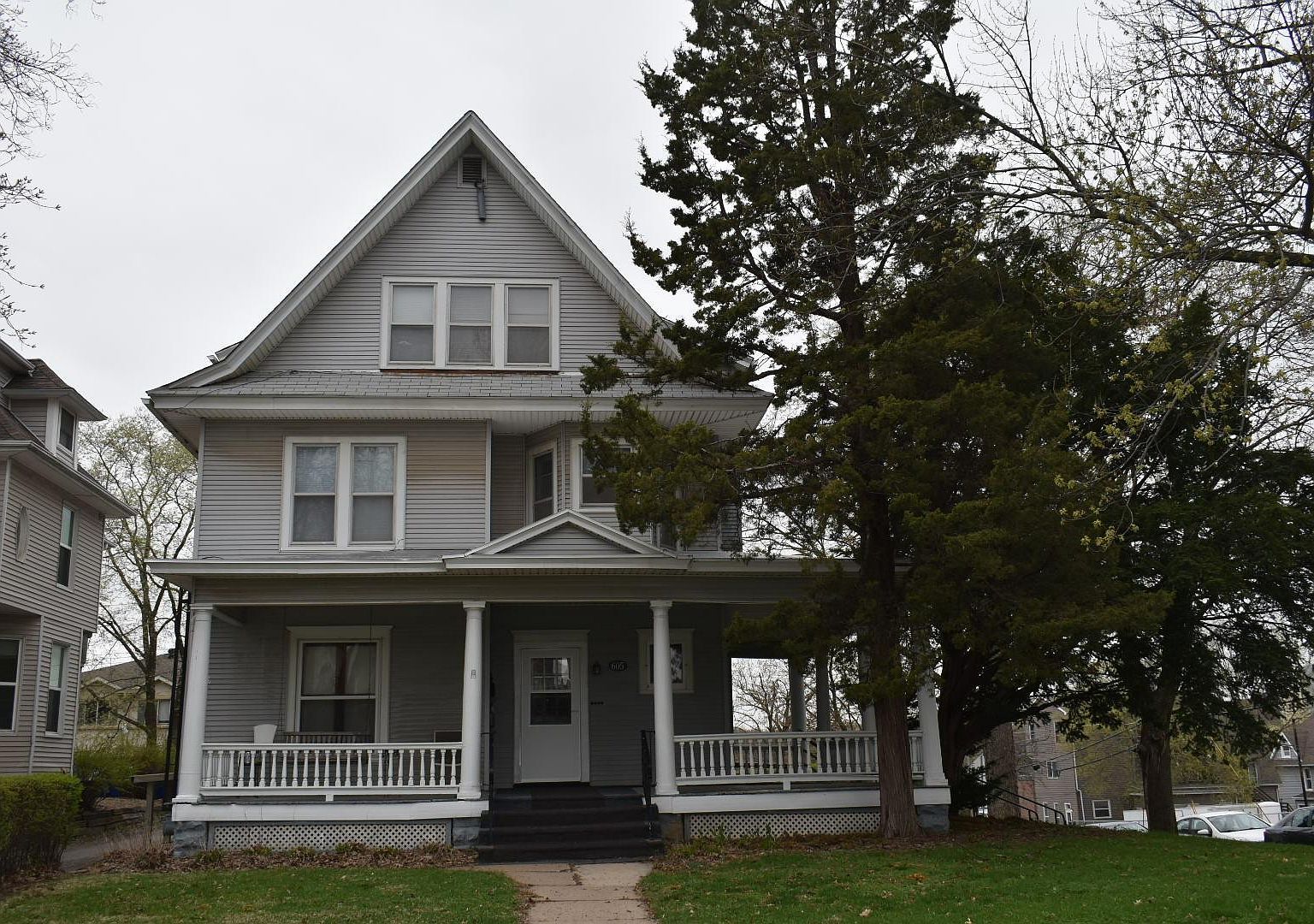 605 S Clinton St #4, Iowa City, IA 52240 | Zillow
