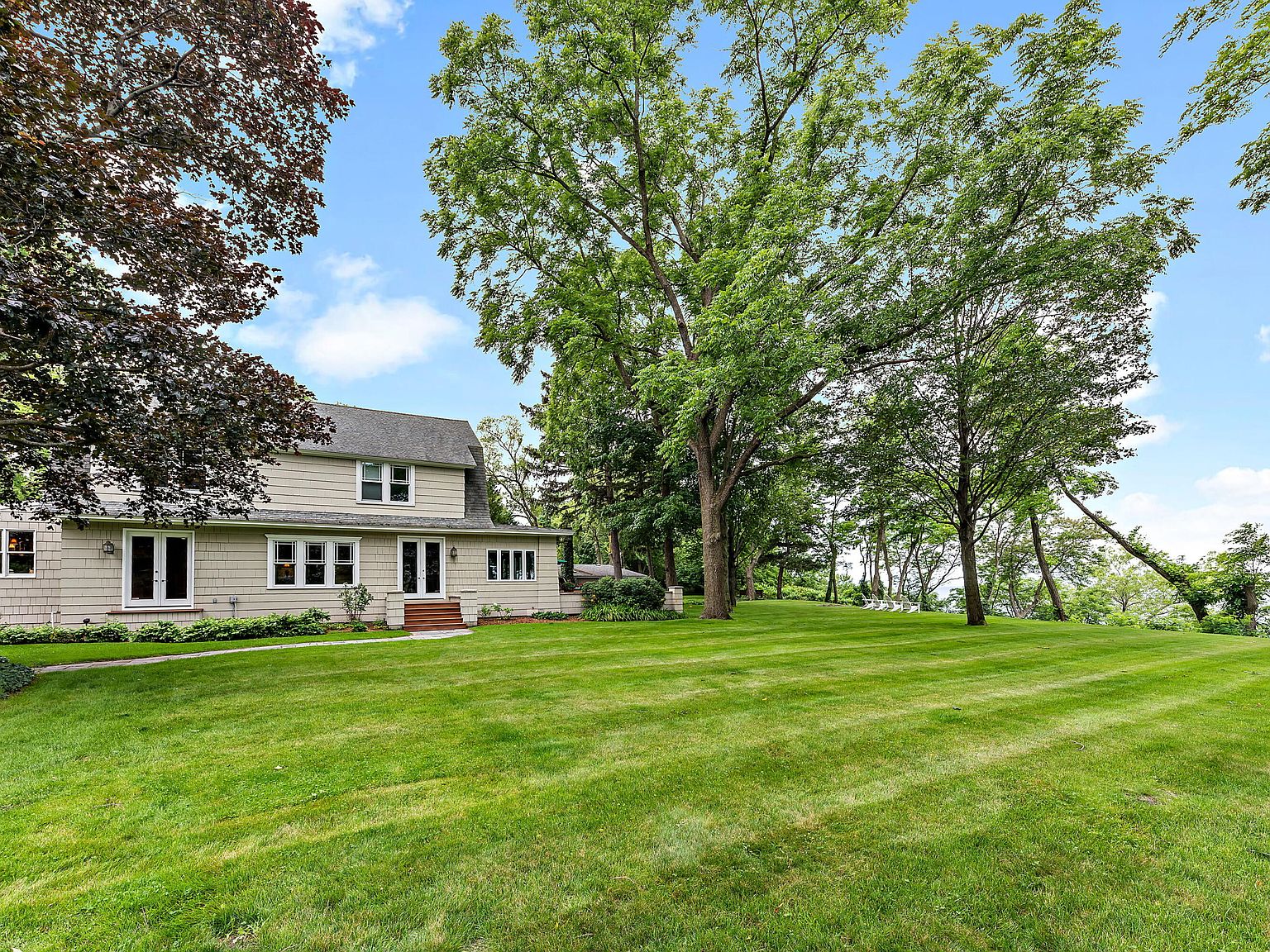 2716 Lakeshore Dr, Saint Joseph, MI 49085 | MLS #24021486 | Zillow