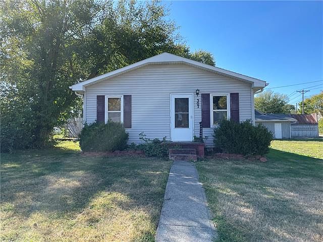 307 N Woods Ave, Braymer, MO 64624 | Zillow