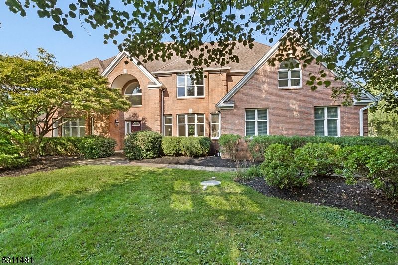 5 Ming Ct, Chester, NJ 07930 | Zillow