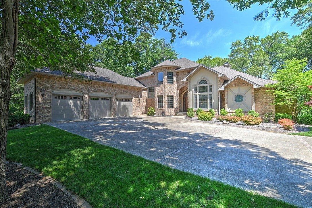 4230 S Lake Ct, Decatur, IL 62521 | Zillow