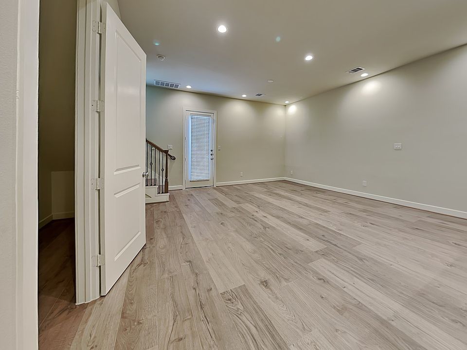 2606 Bush Mid Ln, Houston, TX 77091 | Zillow