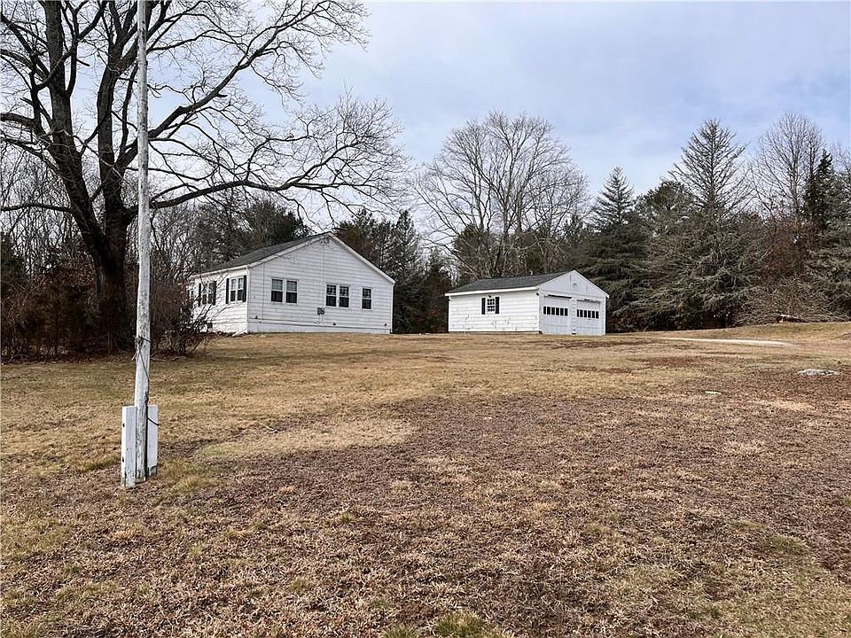 939 Main St Hope Valley RI | Zillow