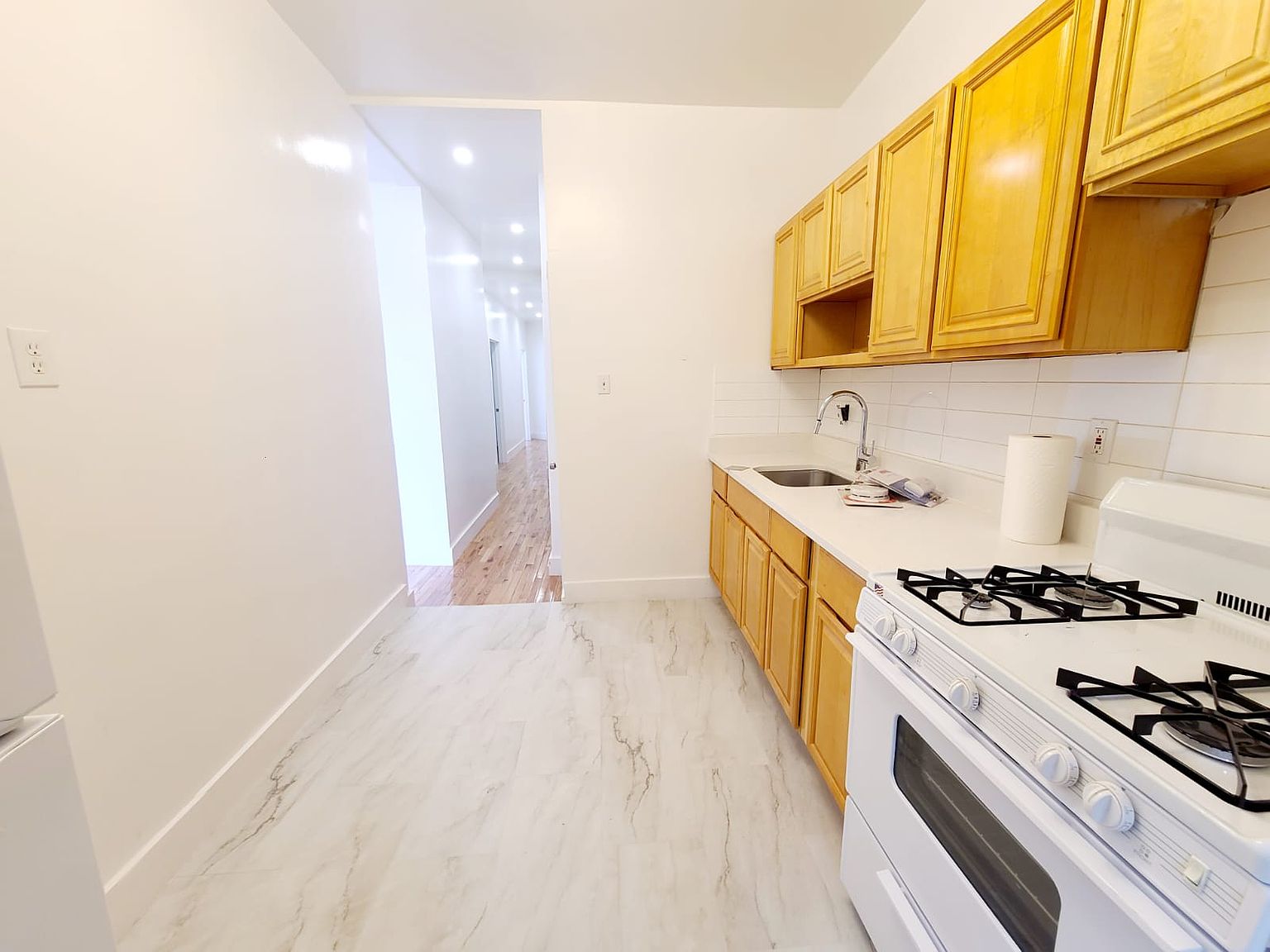 718 E 181st St #1B, Bronx, NY 10457 | Zillow