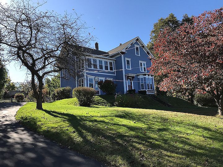 21 Oak St, Clinton, MA 01510 | Zillow