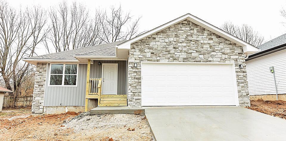 3226 N Travis Avenue, Springfield, MO 65803 | Zillow