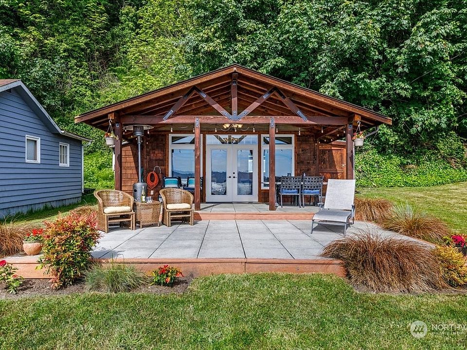 7976 Possession Beach Walk, Clinton, WA 98236 | Zillow