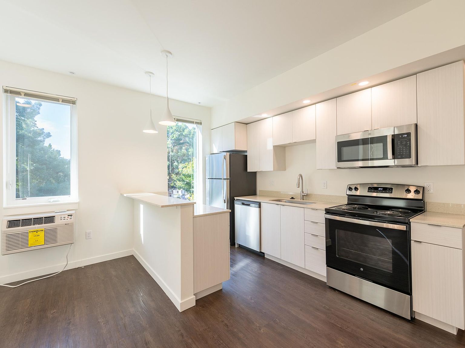 831 NE 29th Ave #205, Portland, OR 97232 | Zillow