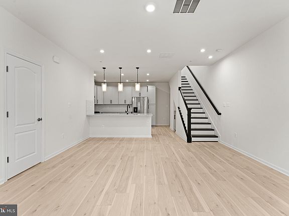 4625 Crossing Ct #A, Ellicott City, MD 21043 | Zillow