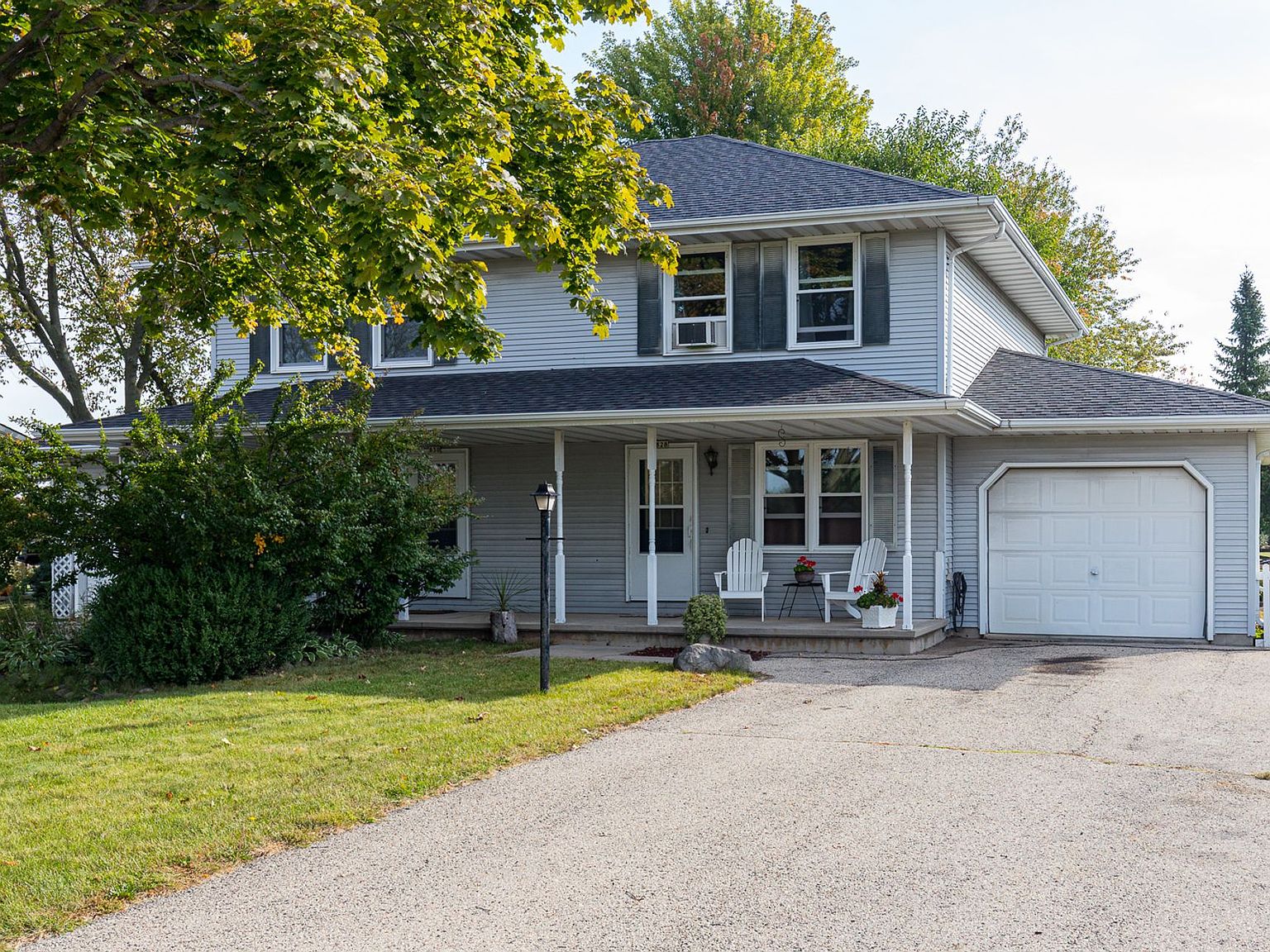 828-830 N Oakwood Rd, Oshkosh, WI 54904 | Zillow