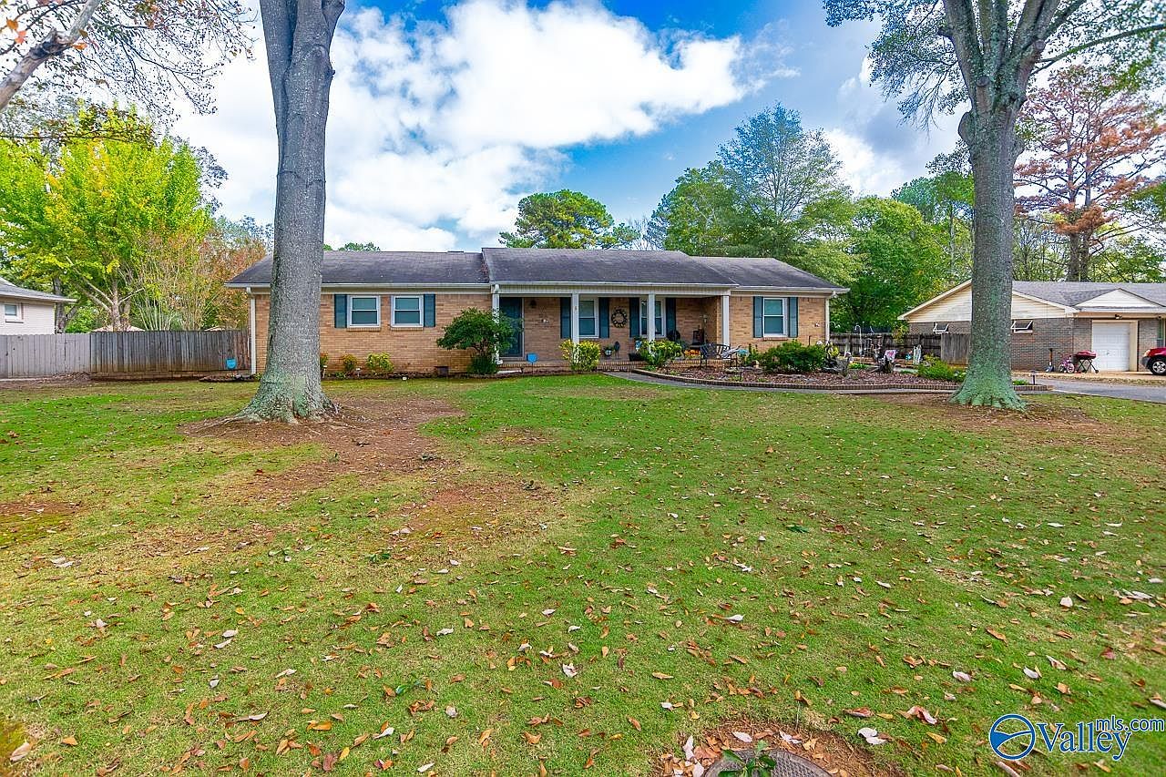 1606 3rd Ave SW, Decatur, AL 35601 | MLS #21874618 | Zillow