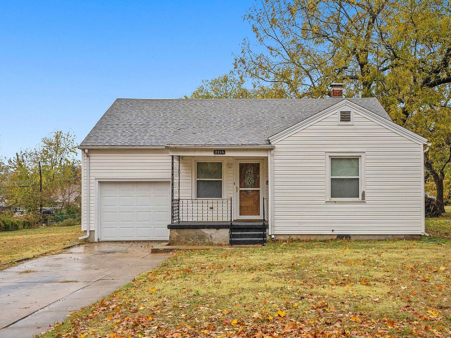 2215 N Missouri Avenue, Springfield, MO 65803 | Zillow
