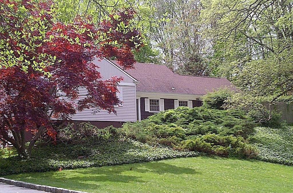 2 Old Roaring Brook Rd, Mount Kisco, NY 10549 | Zillow