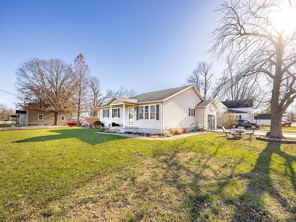 800 Washington St, Saint Libory, IL 62282 | Zillow