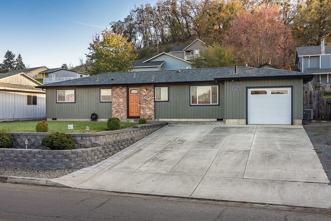 2129 Del Mar Dr, Roseburg, OR 97471 | Zillow