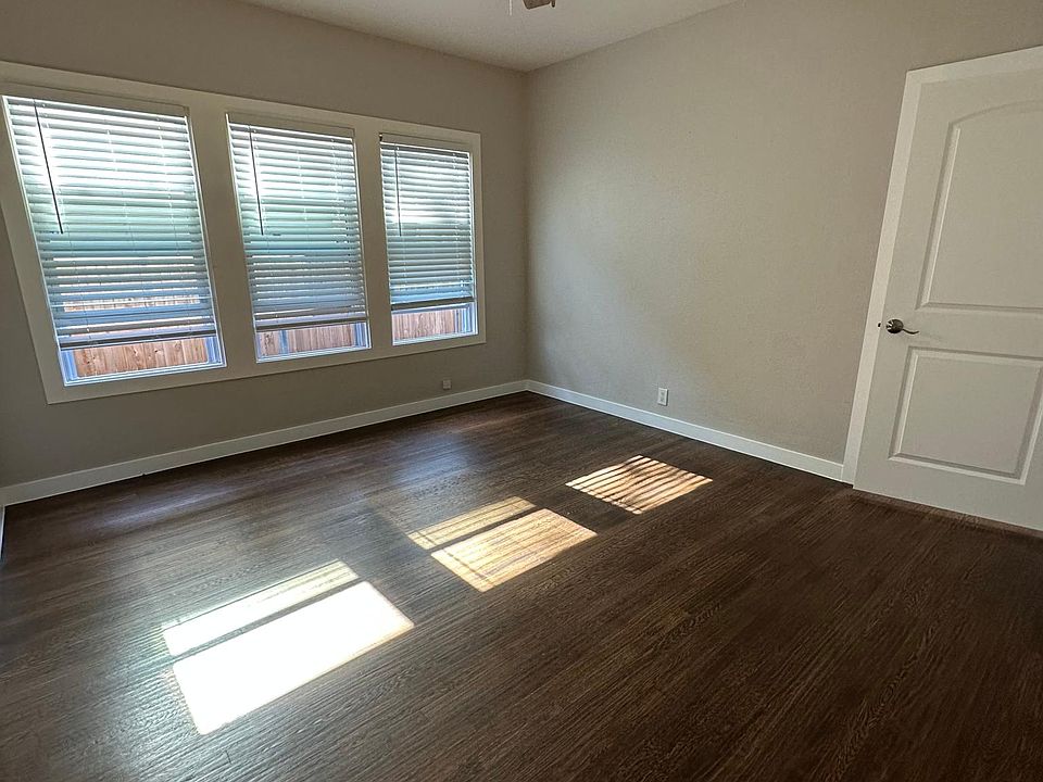 4625 E Side Ave APT 2, Dallas, TX 75226 | Zillow