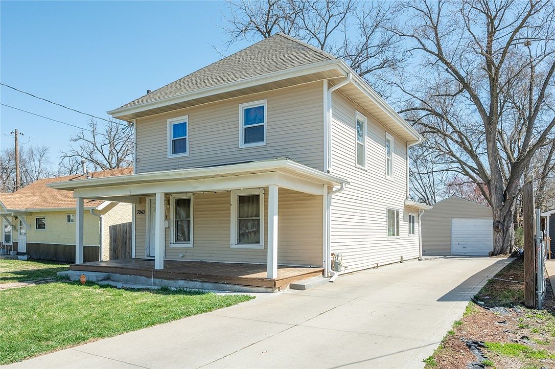 3943 12th St, Des Moines, IA 50313 | Zillow