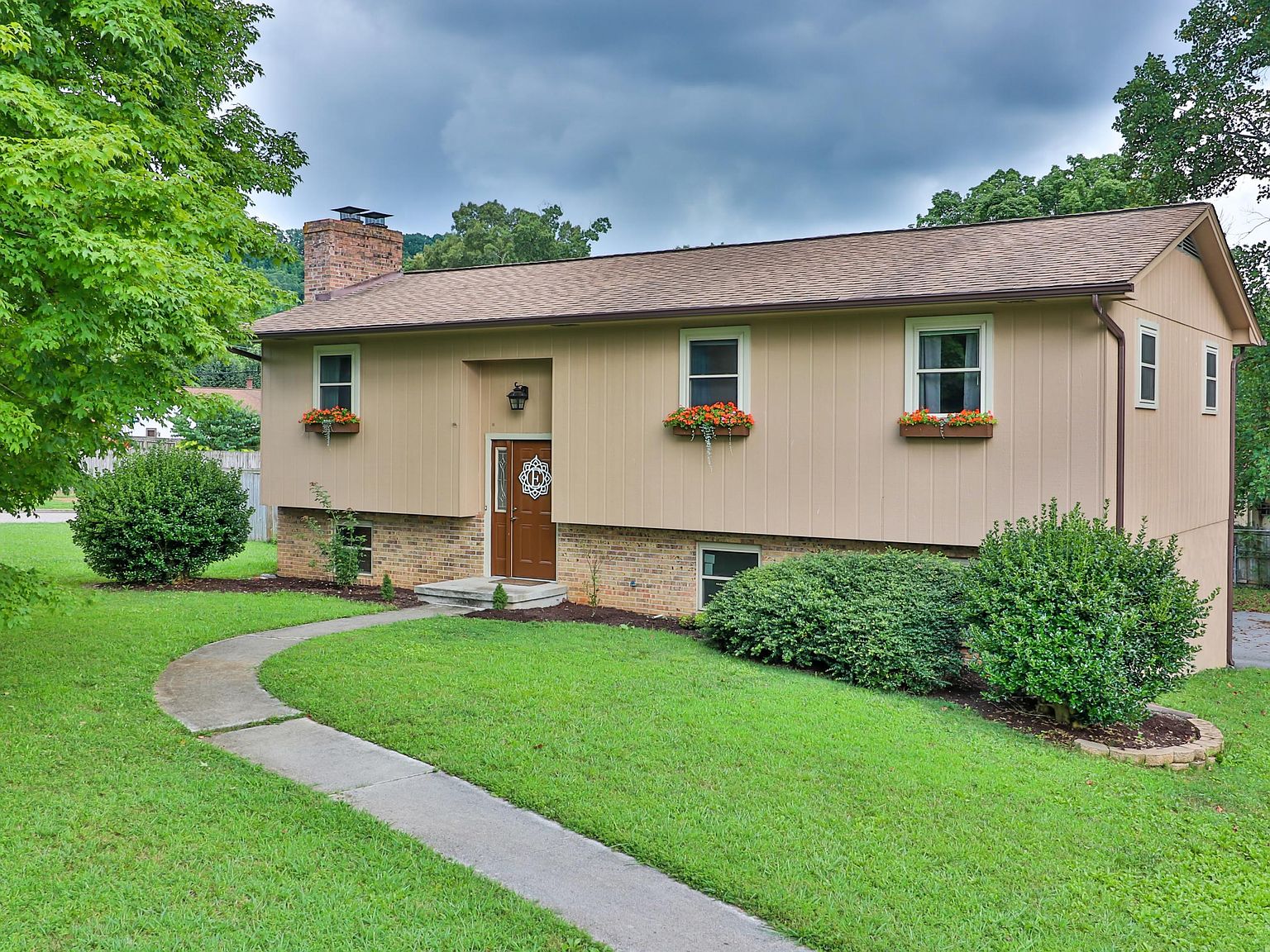 7125 Hurst Ln, Knoxville, TN 37918 | Zillow