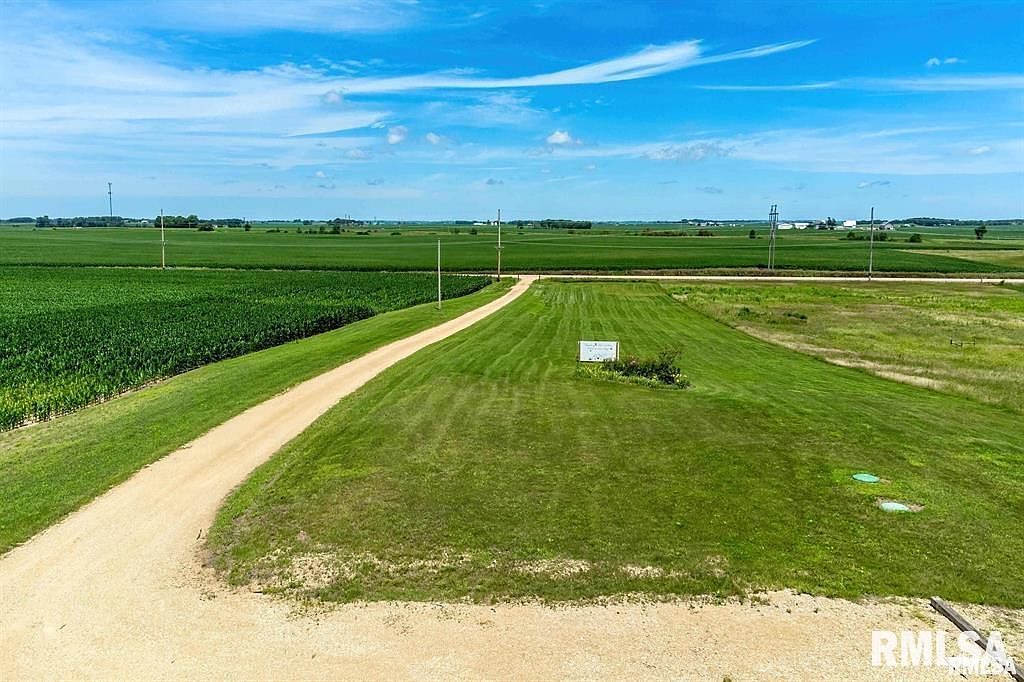 1811 245th St, Calamus, IA 52729 | MLS #QC4263070 | Zillow