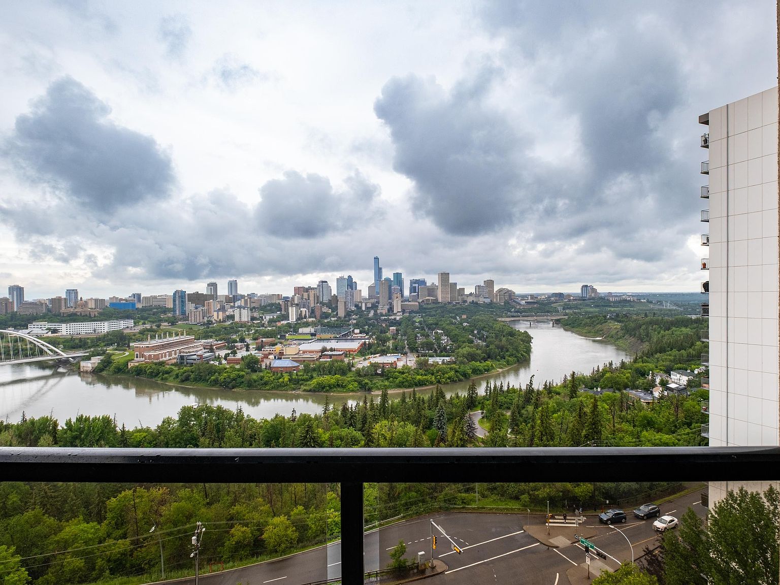 10149 Saskatchewan Dr NW #1405, Edmonton, AB T6E 6B6 | MLS #E4446631 ...