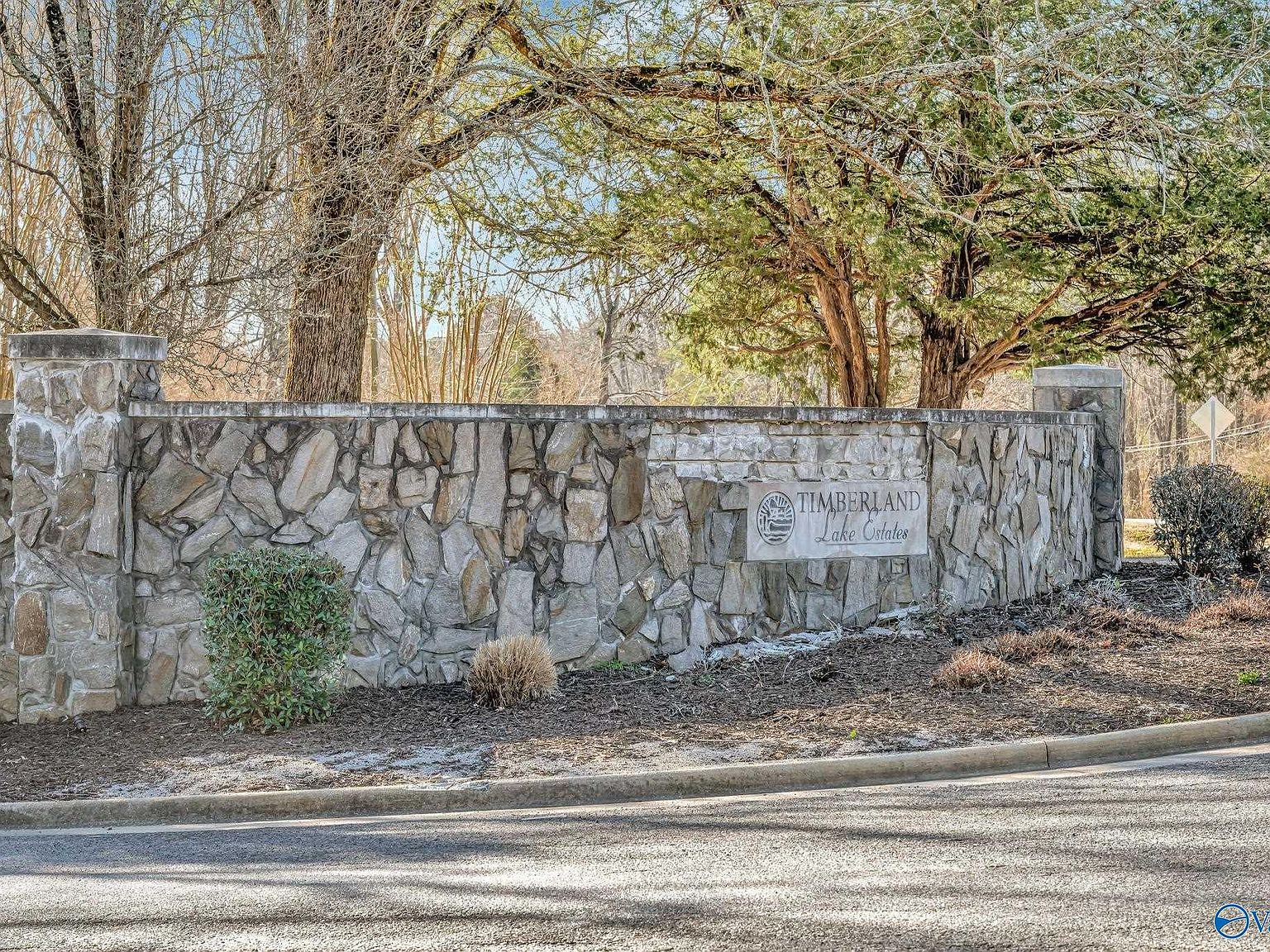 1618 Lake Cove Dr SW, Decatur, AL 35603 | MLS #21882043 | Zillow