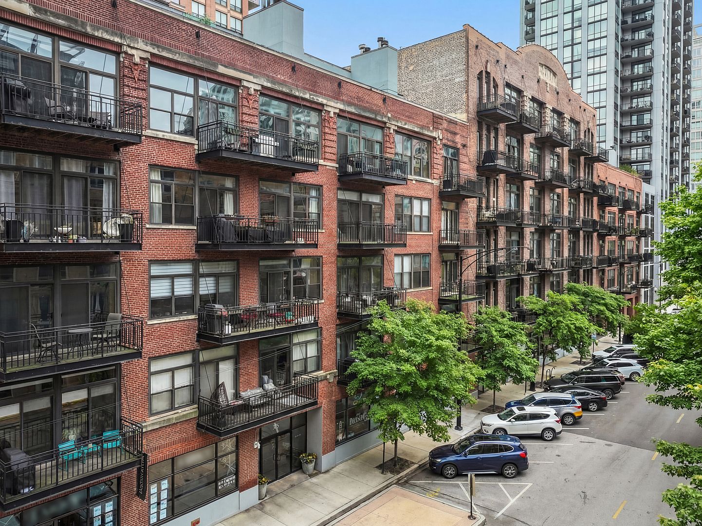375 W Erie St APT 213, Chicago, IL 60654 | Zillow