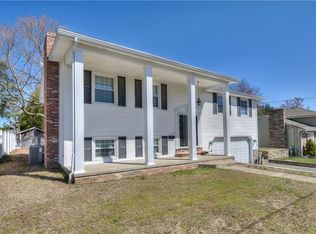 10 Green Valley Dr, Johnston, RI 02919 | Zillow