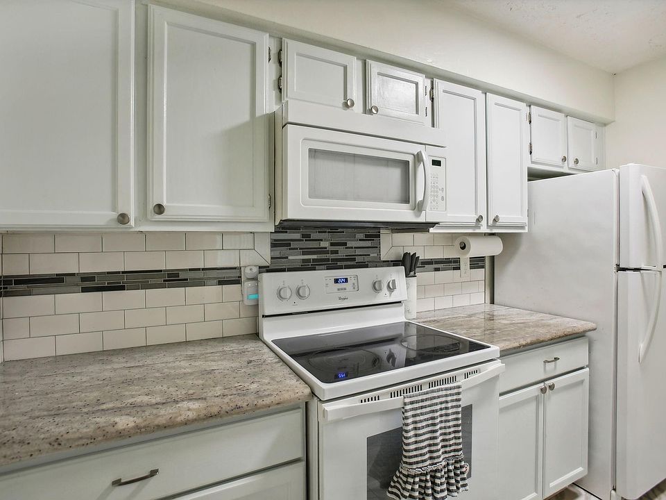 Berkeley Court - 7313 Gulf Fwy Houston TX | Zillow