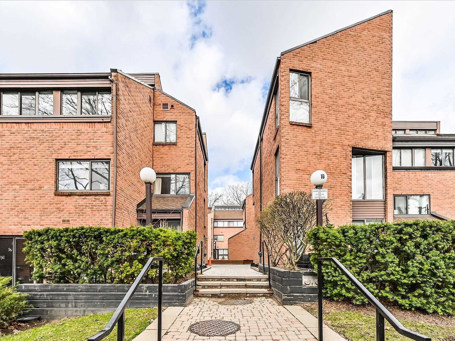 10 Walker Ave #132, Toronto, ON M4V 1G2 | Zillow