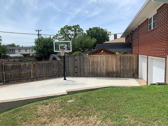 1840 Grape St, Pampa, TX 79065 | Zillow