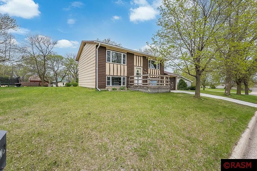 129 N Stockman St, Elmore, MN 56027 | Zillow