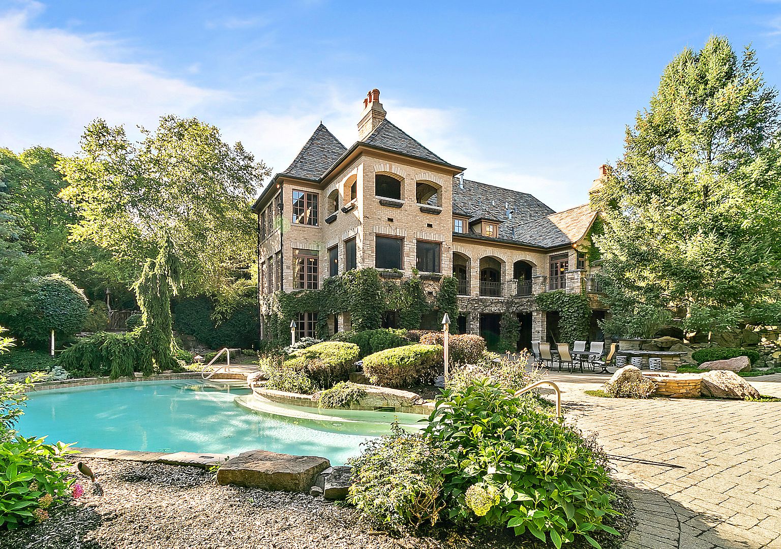 4N665 Ware Woods Dr, St Charles, IL 60175 | Zillow