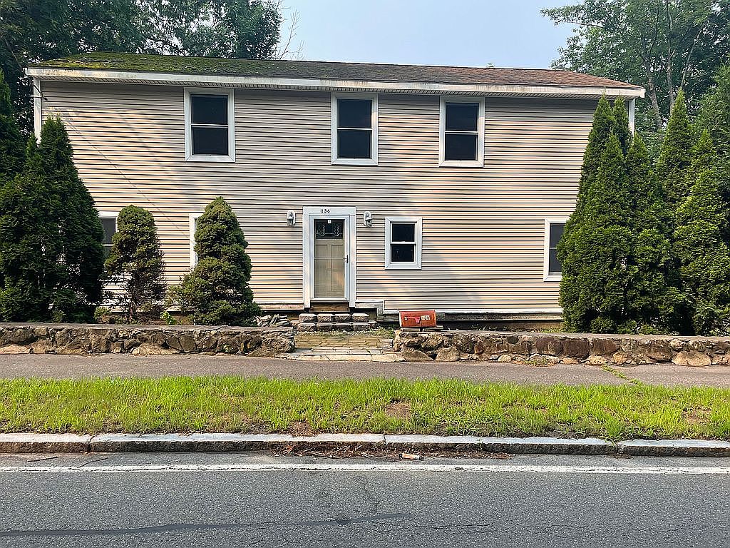 136 Grove St, Reading, MA 01867 | Zillow