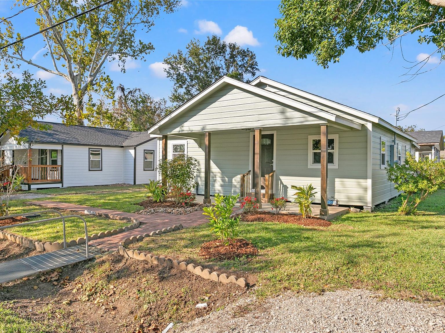 130 & 134 E Bernard St, Clute, TX 77531 | MLS #17958211 | Zillow