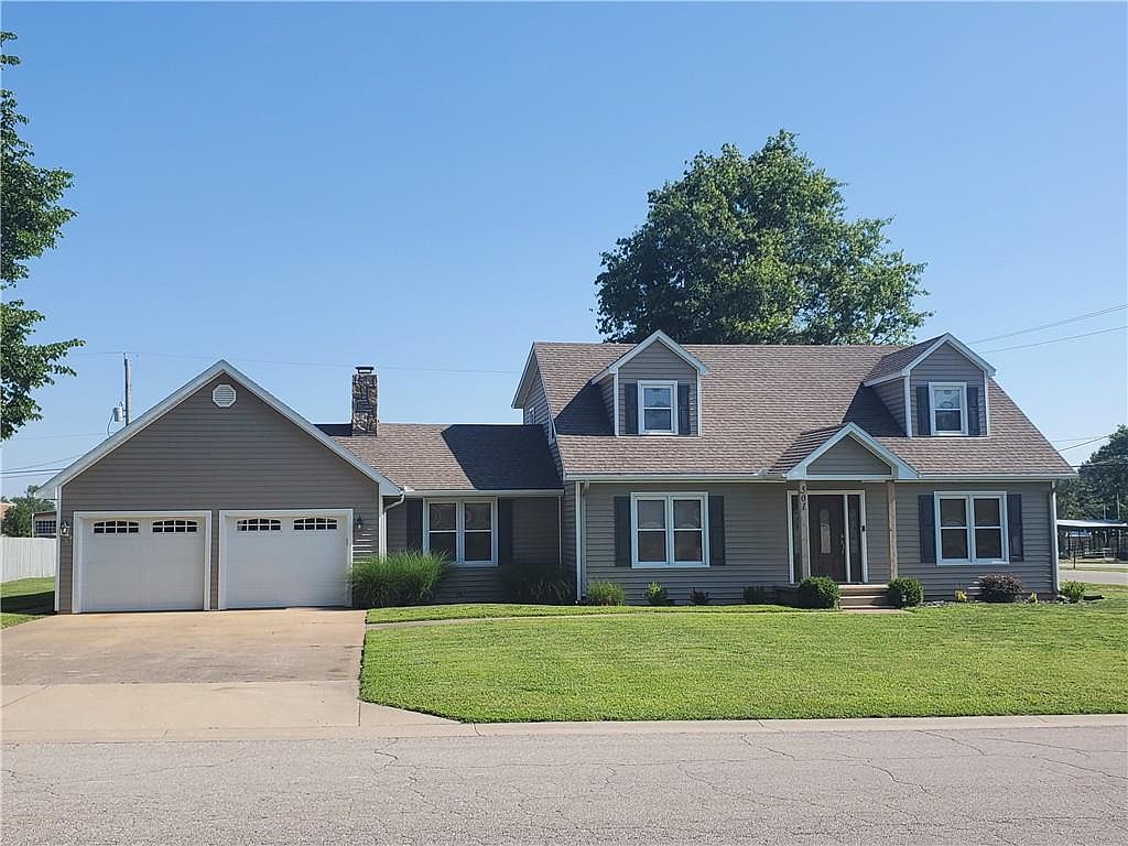 501 Meadow Ln, Fort Scott, KS 66701 | MLS #2493901 | Zillow